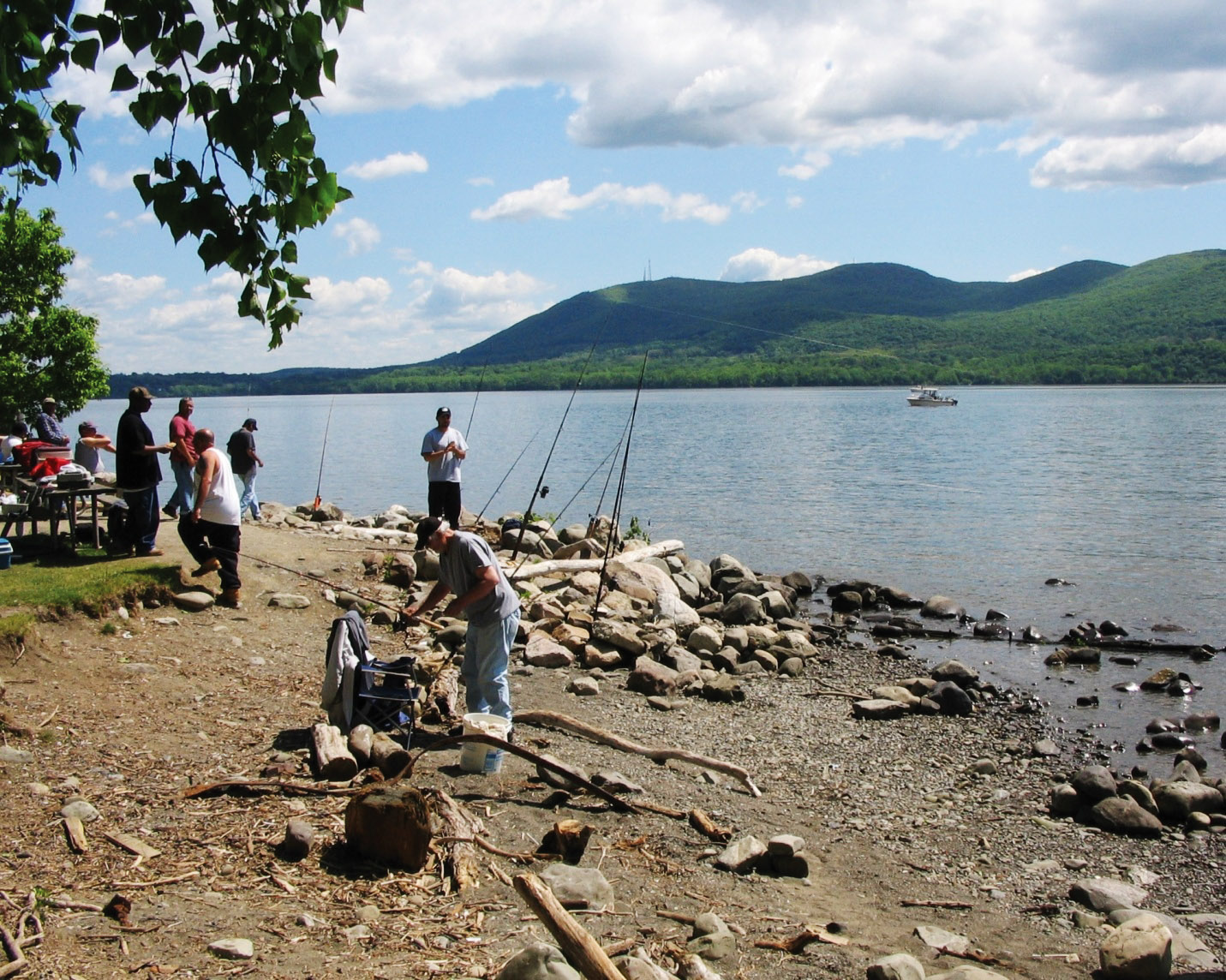 Shorelines: Where people meet their river