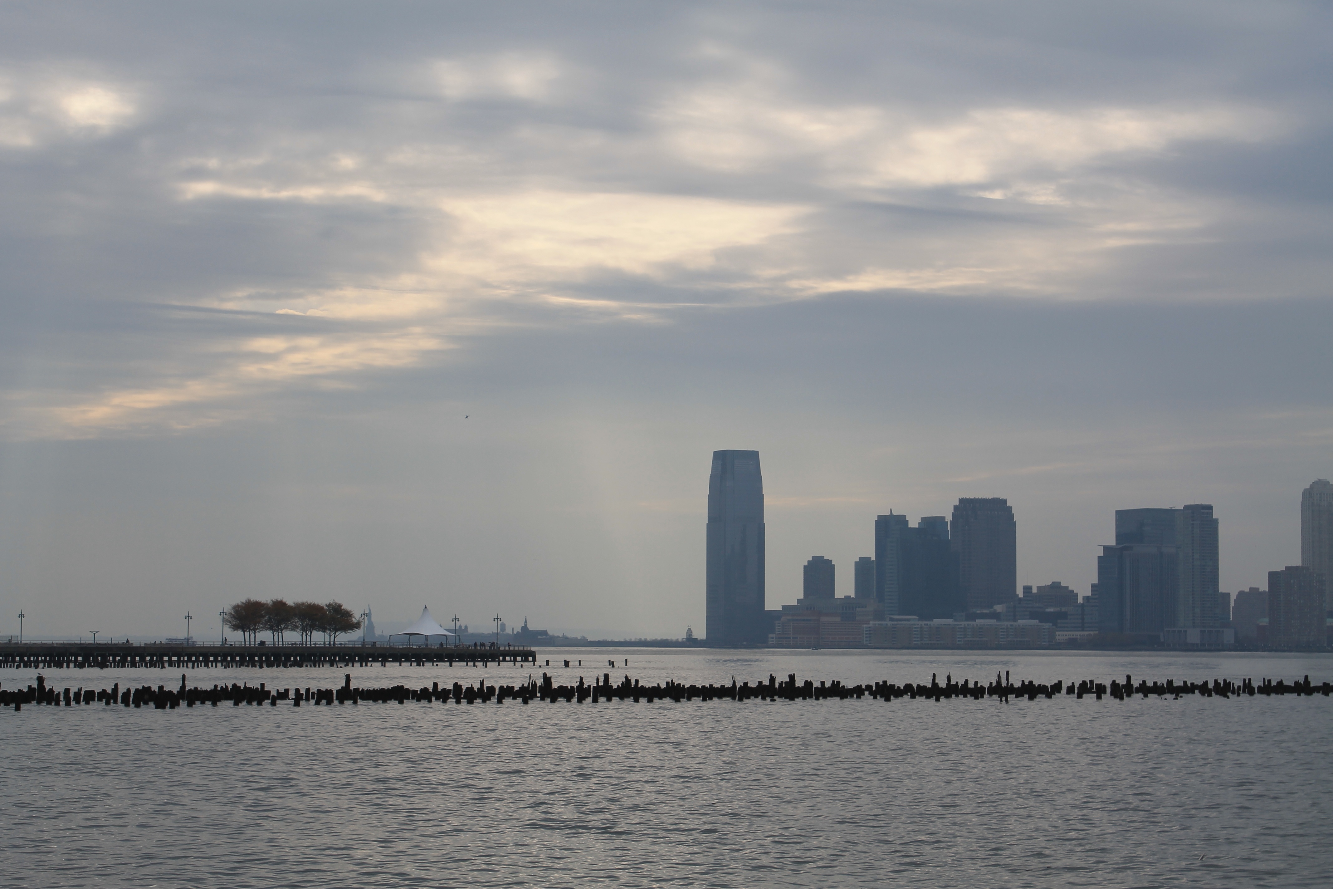 Decades of Hudson River data show the flow of time